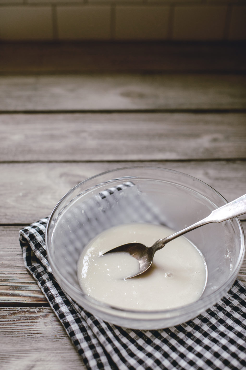 How to Make Glaze Icing. • Heirloomed Blog