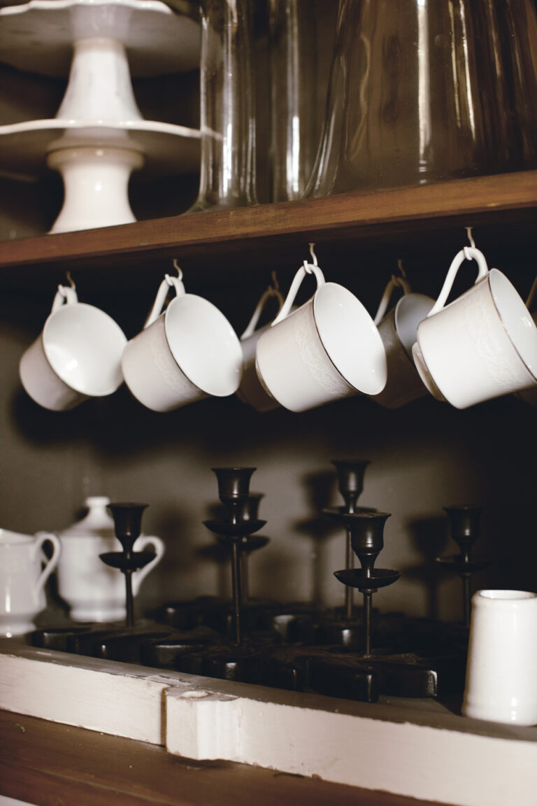 How to Display Your Vintage Tea Cups and China with Elegance and ...